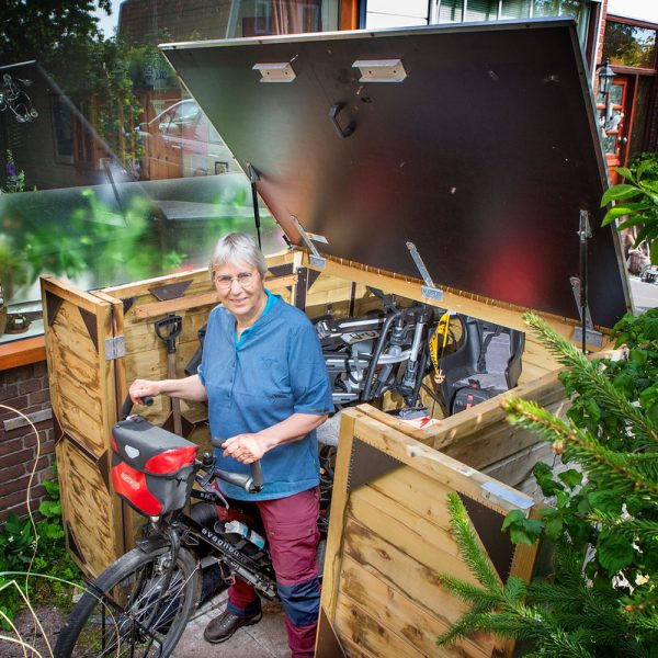 Fietsenberging in de voortuin. Heb je een vergunning nodig? - Fietsersbond